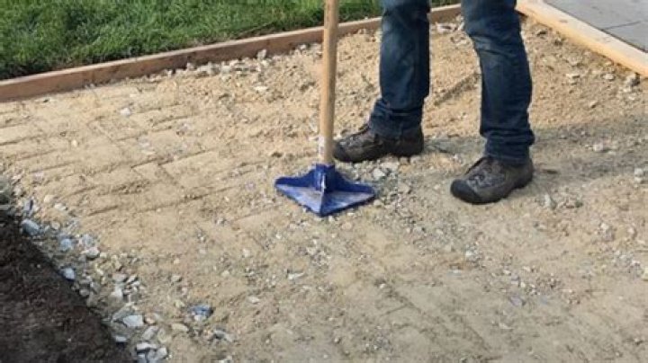How do I level the ground for a paver patio - The Daily Insight